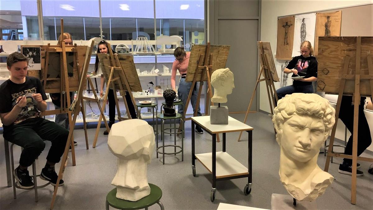 Kunst, design og arkitektur - Hønefoss videregående skole